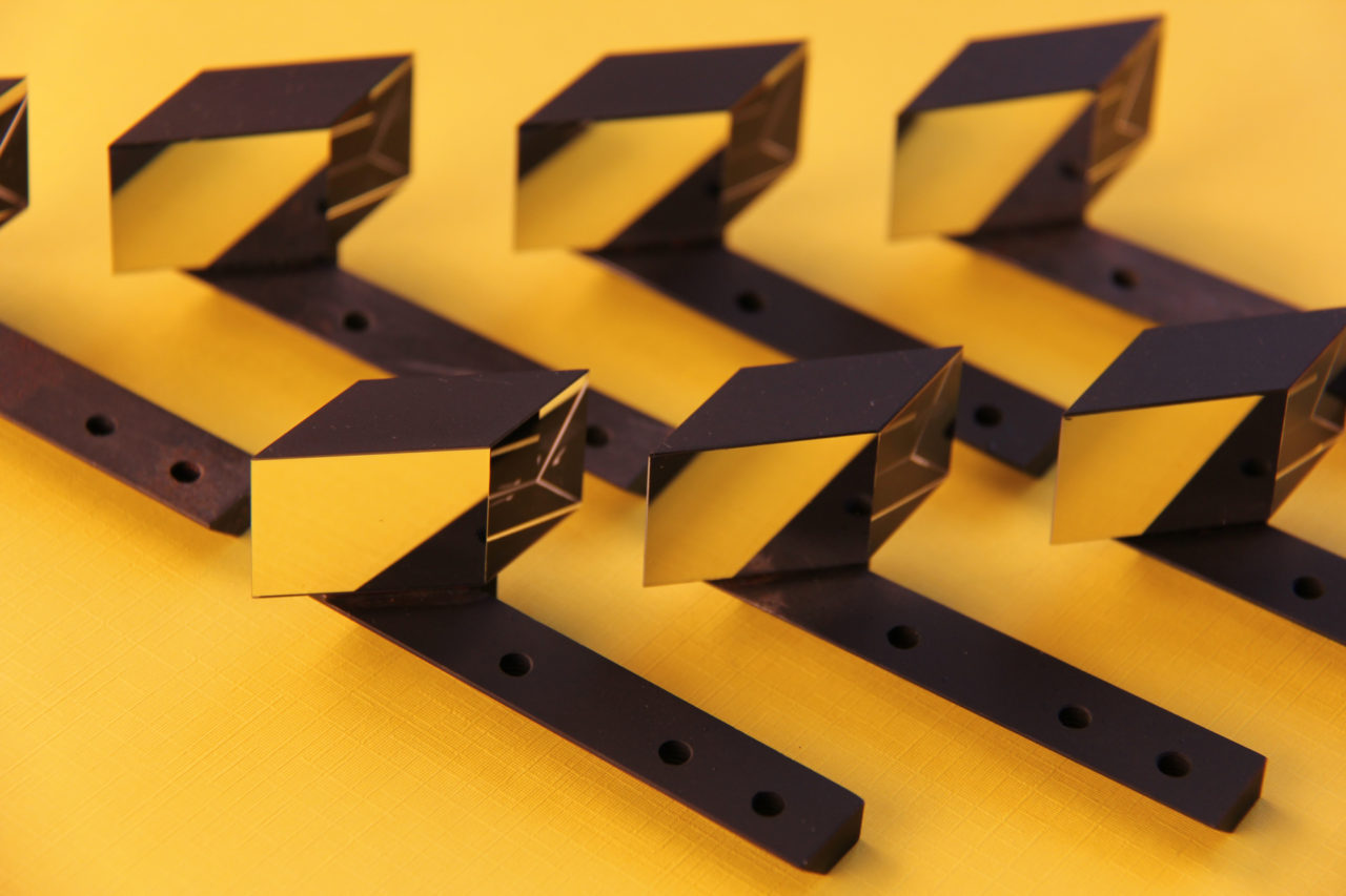 mounted-prisms-metal-bonding | Salvo Electro-Optics